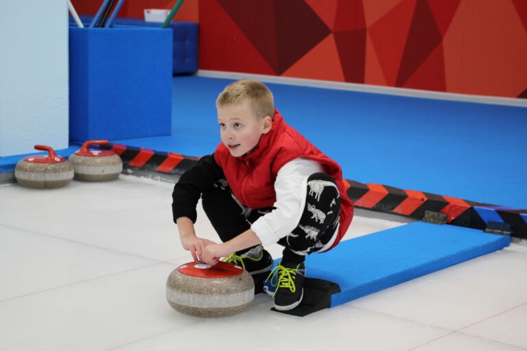 Top Curling Events and Leagues in Chicago: Where the Ice Heats Up